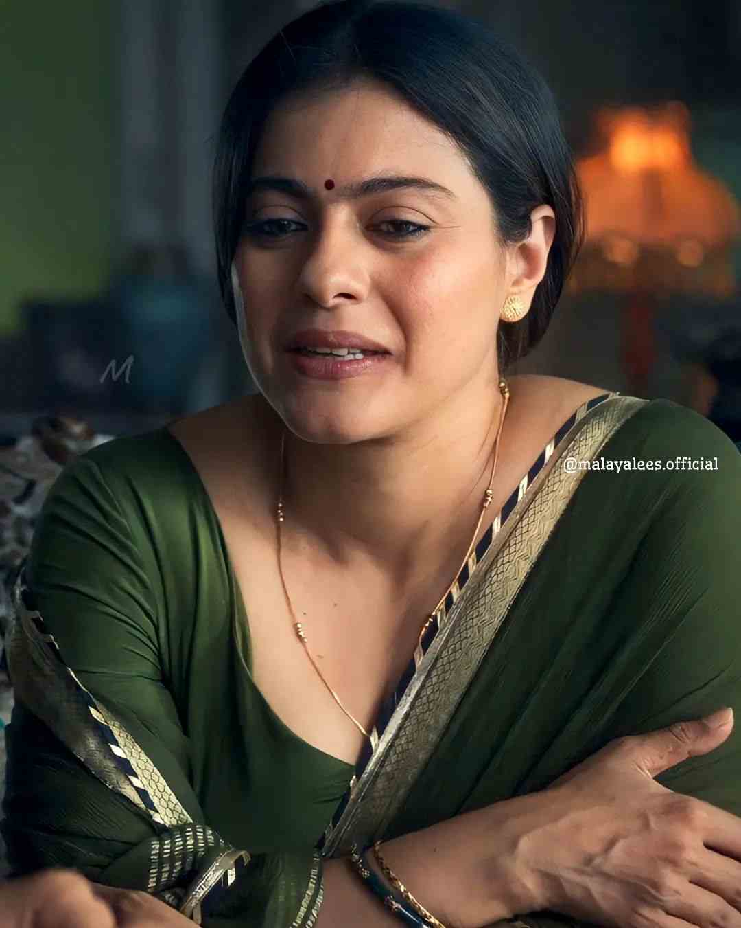 Kajol hot and spicy photos in saree - glamsundari.in