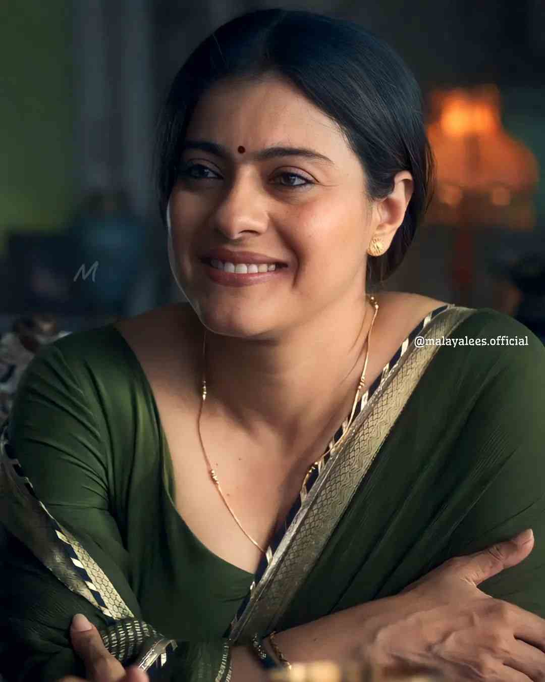 Kajol hot and spicy photos in saree - glamsundari.in