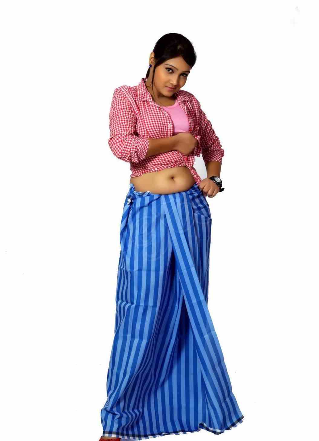 Tamil Tv serial actress priyanka chubby navel in lungi photos ...
