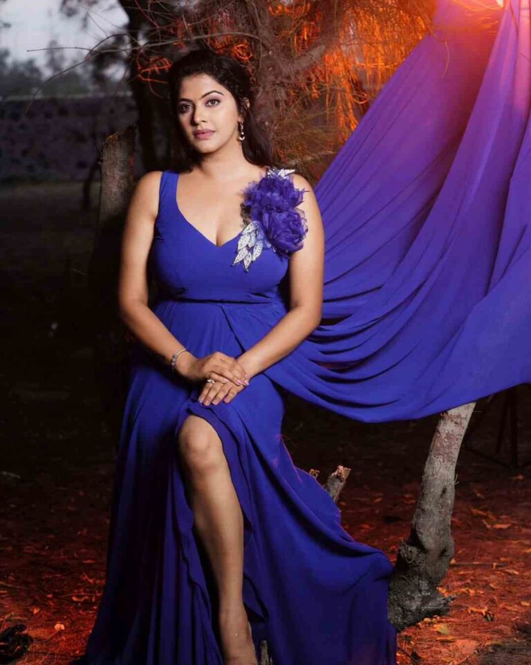 Tamil tv actress rachitha mahalakshmi hot photoshoot in blue sleeveless gown - glamsundari.in
