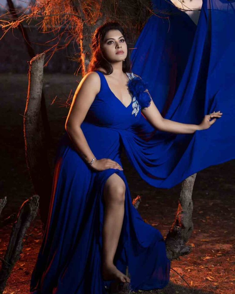 Tamil tv actress rachitha mahalakshmi hot photoshoot in blue sleeveless gown - glamsundari.in