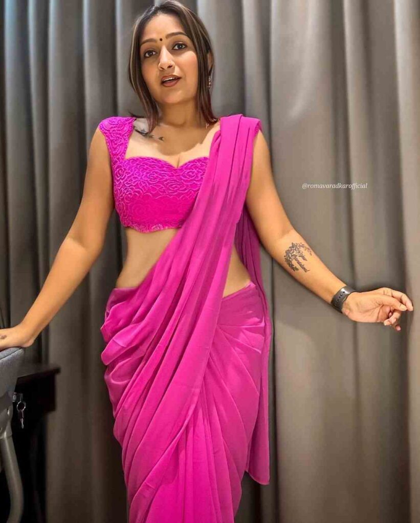 Roma varadkar cleavage exposed in low neck saree - glamsundari.in