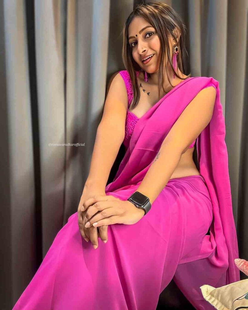 Roma varadkar cleavage exposed in low neck saree - glamsundari.in