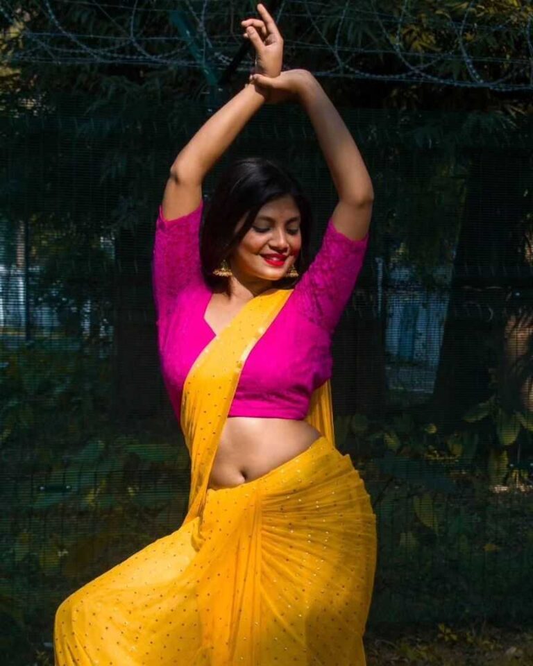 Kolkata model arshia ghosh spicy navel exposed in saree - glamsundari.in