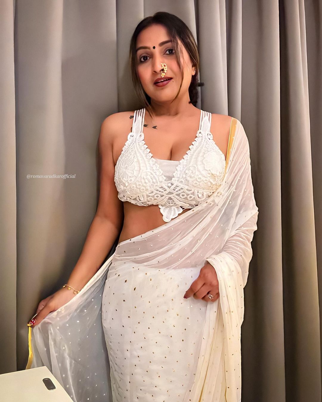 Roma Varadkar Chubby Cleavage & Navel Exposed In Transparent Saree ...