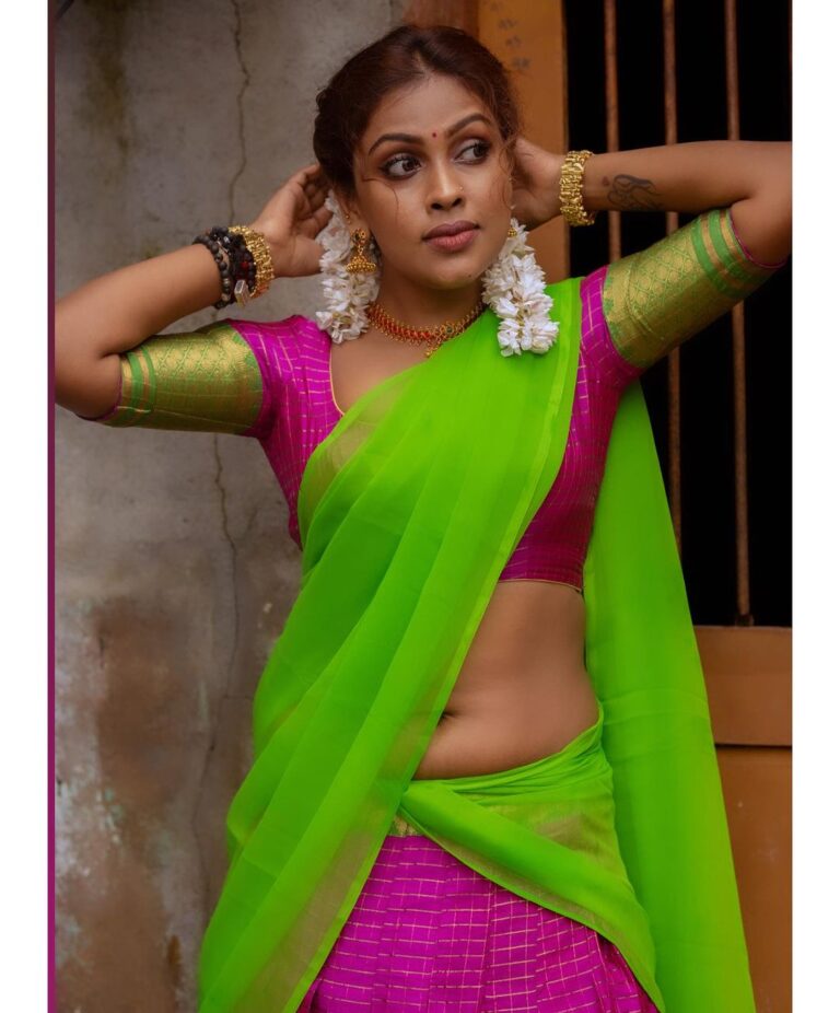 Srinikha Hot Navel & Cleavage Exposed In Dhavani.. - glamsundari.in