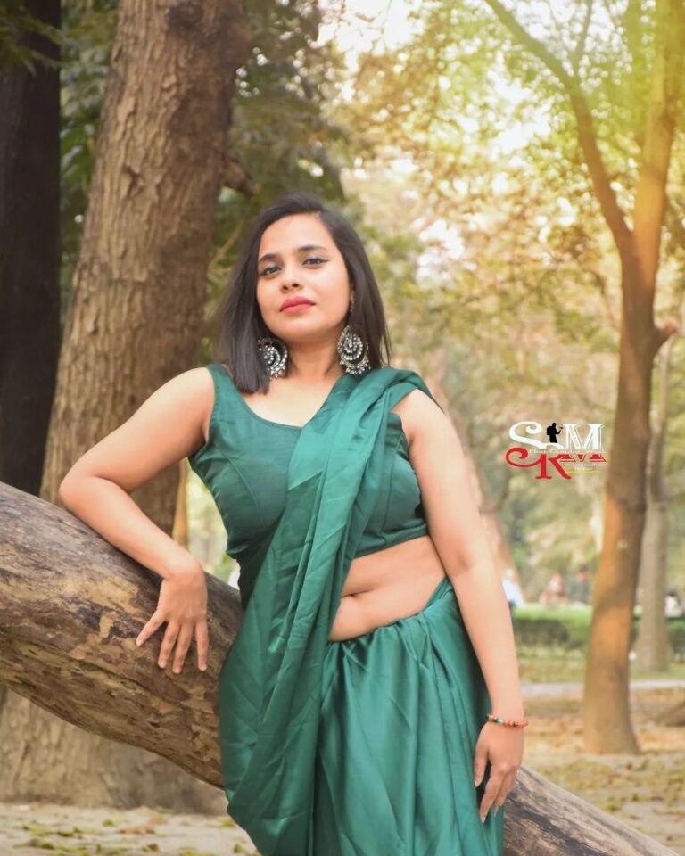Aritri Dey Chubby Navel Exposed In Saree.. - glamsundari.in