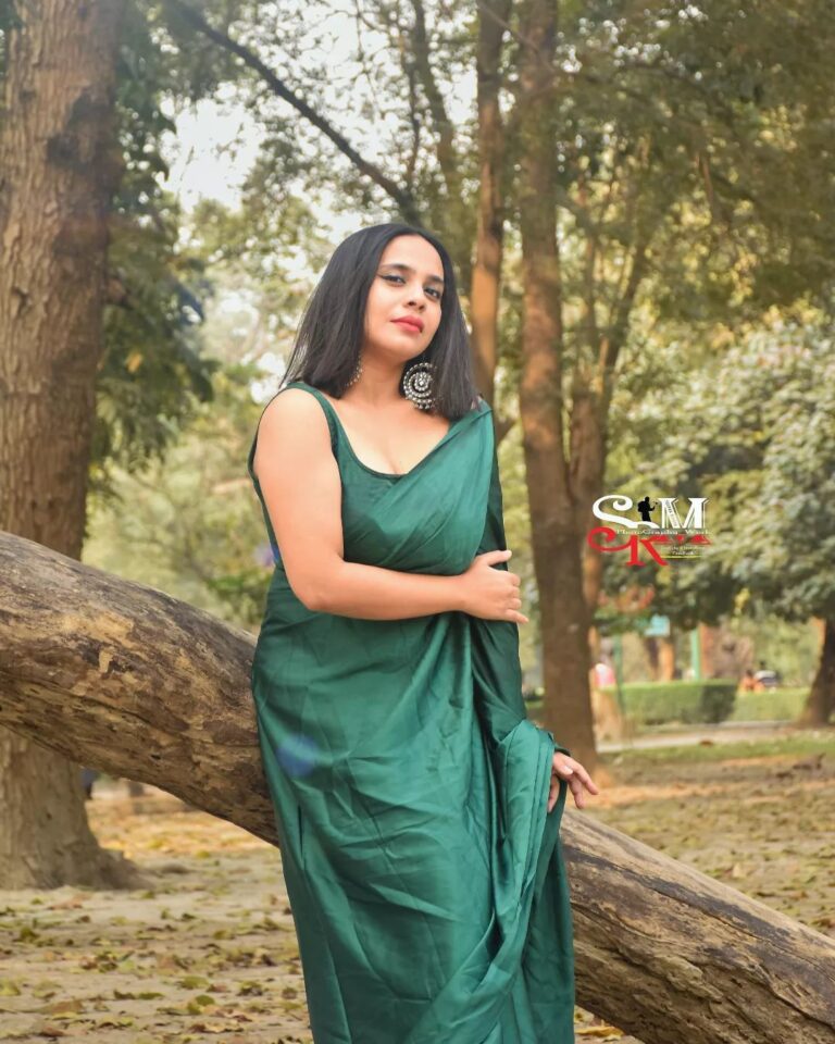 Aritri Dey Chubby Navel Exposed In Saree.. - glamsundari.in