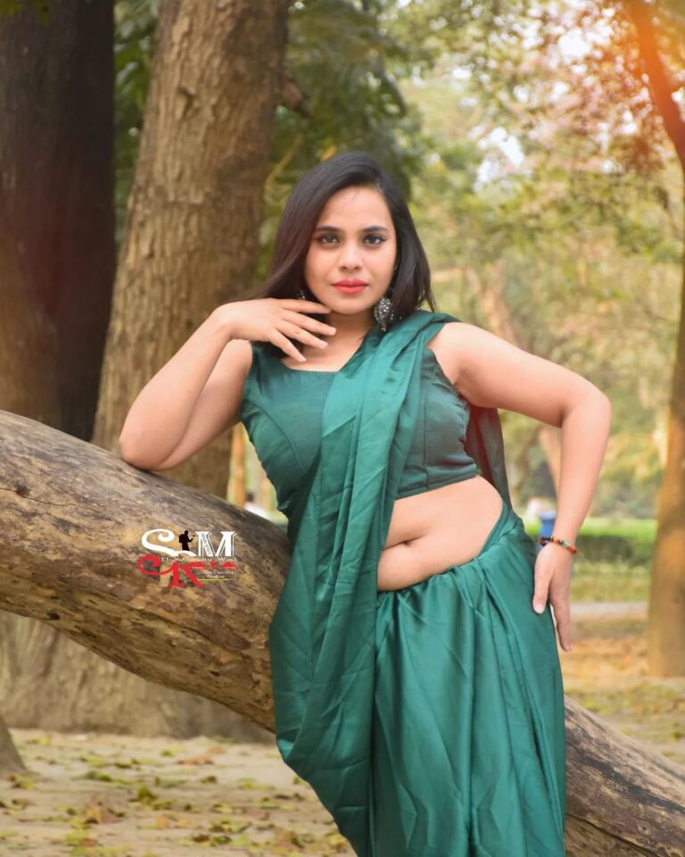 Aritri Dey Chubby Navel Exposed In Saree.. - glamsundari.in