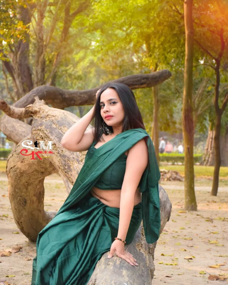 Aritri Dey Chubby Navel Exposed In Saree.. - glamsundari.in