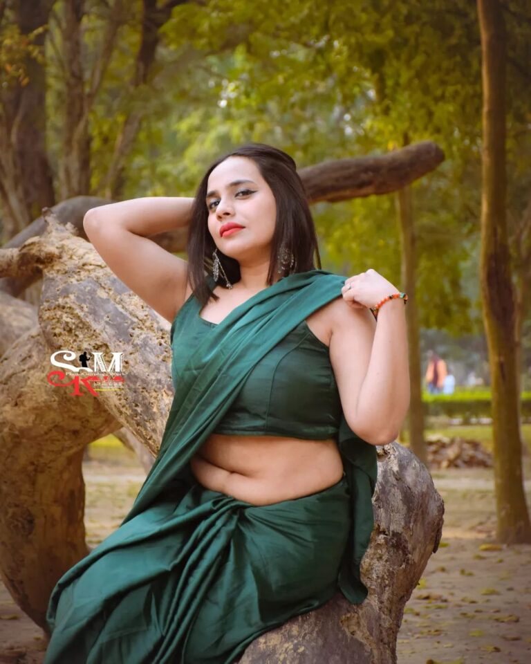 Aritri Dey Chubby Navel Exposed In Saree.. - glamsundari.in