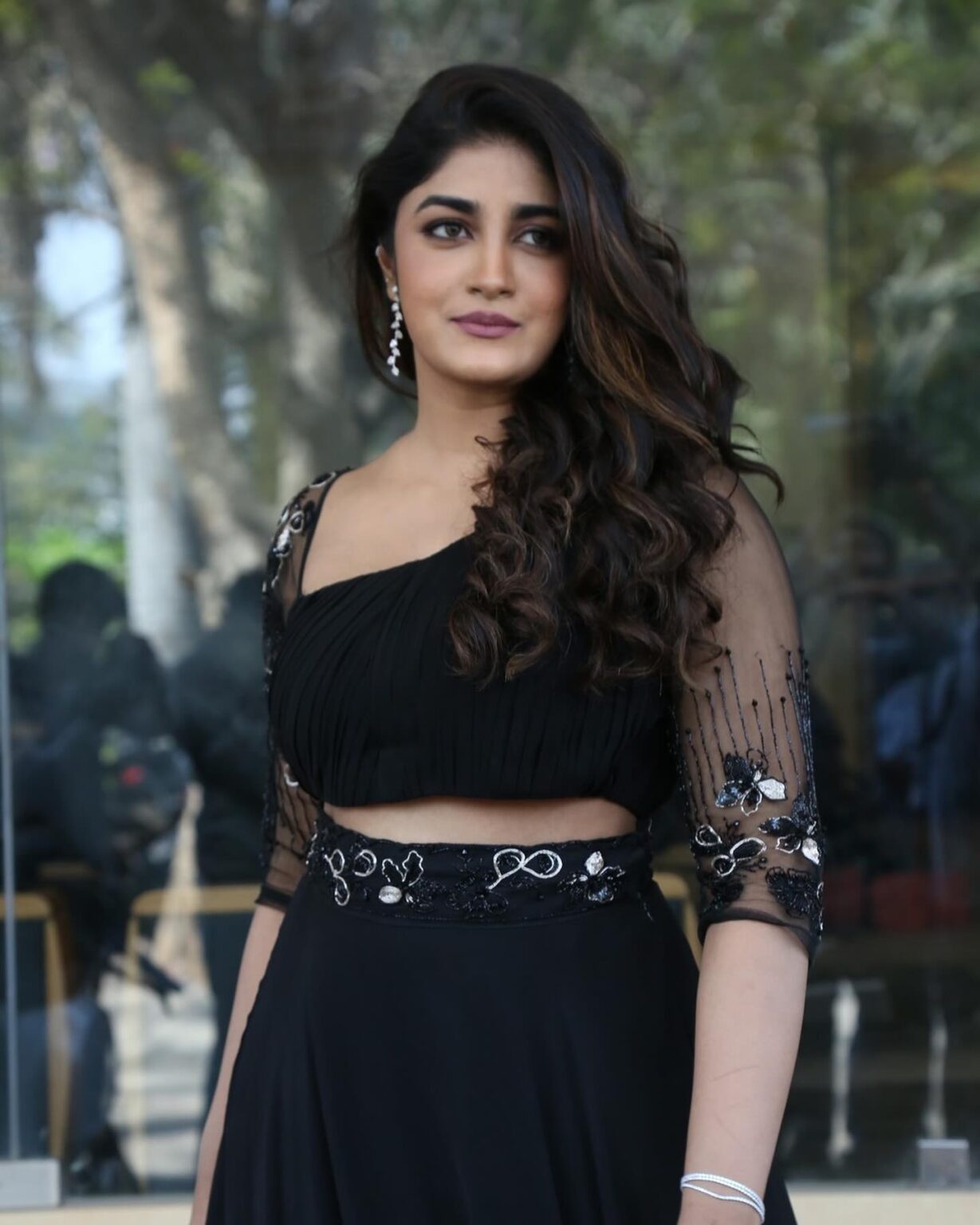 Dimple Hayathi Hot Photos In Blouse & Skirt.. - glamsundari.in