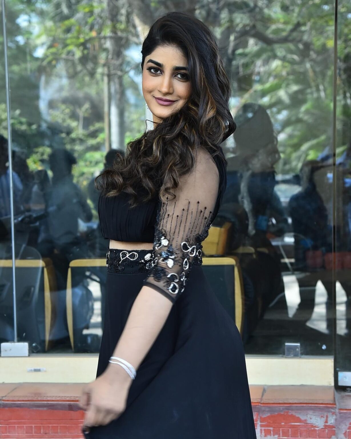 Dimple Hayathi Hot Photos In Blouse & Skirt.. - glamsundari.in