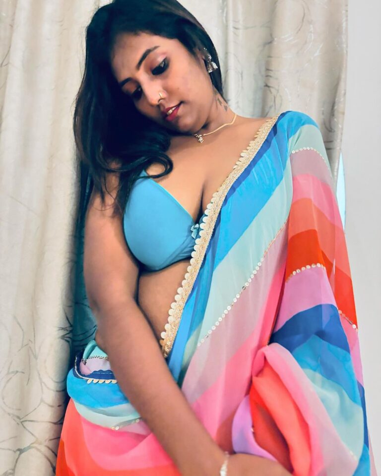 Gomathi Chubby Navel & Belly Button Exposed In Saree.. - glamsundari.in