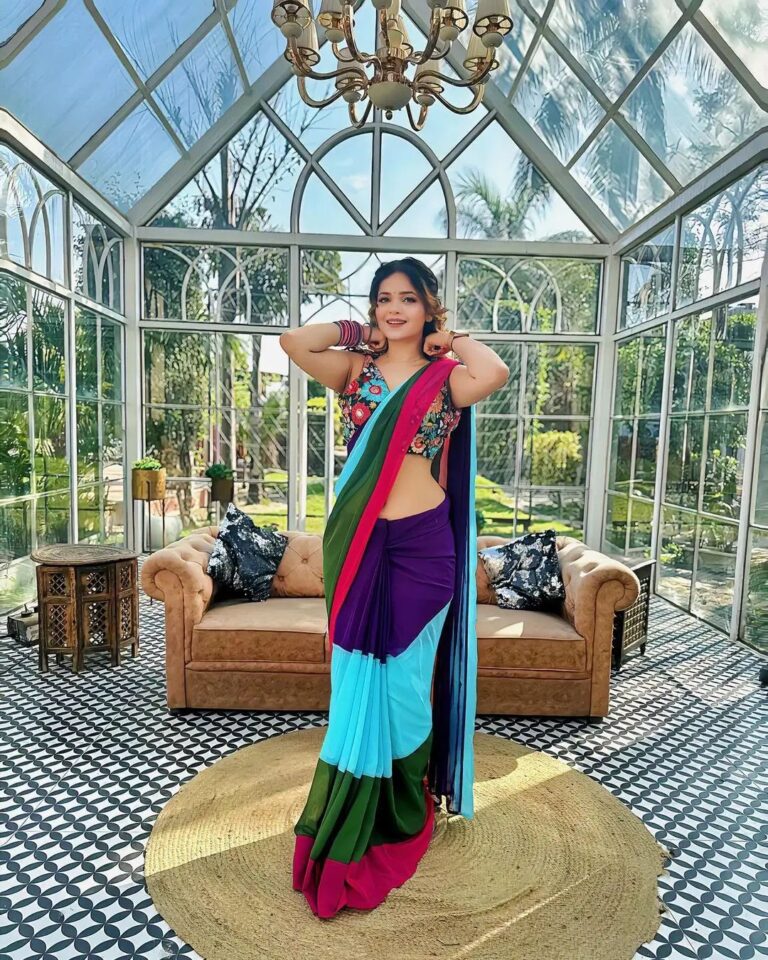 Neha Chauhan Spicy Navel Exposed In Saree