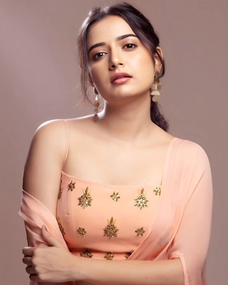 Milky beauty ashika ranganath hot photos in sleeveless tops ...