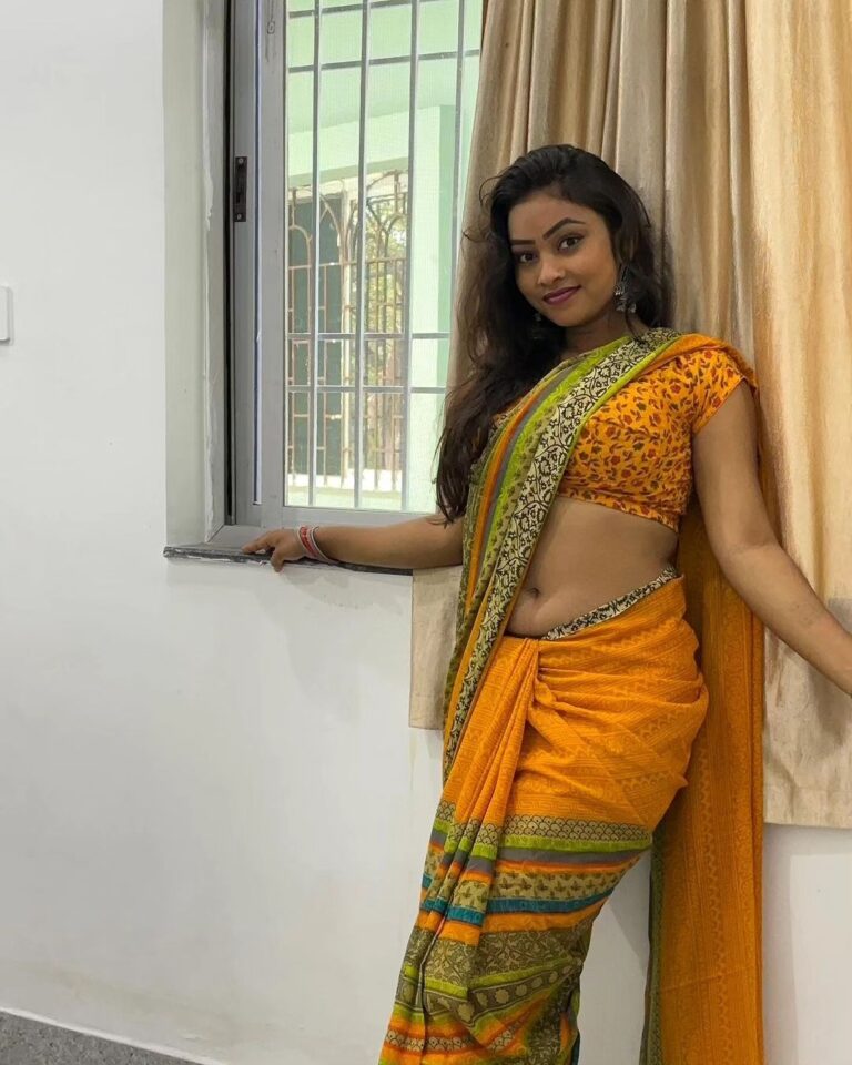 Pooja asmita hot navel & belly button exposed in saree. - glamsundari.in