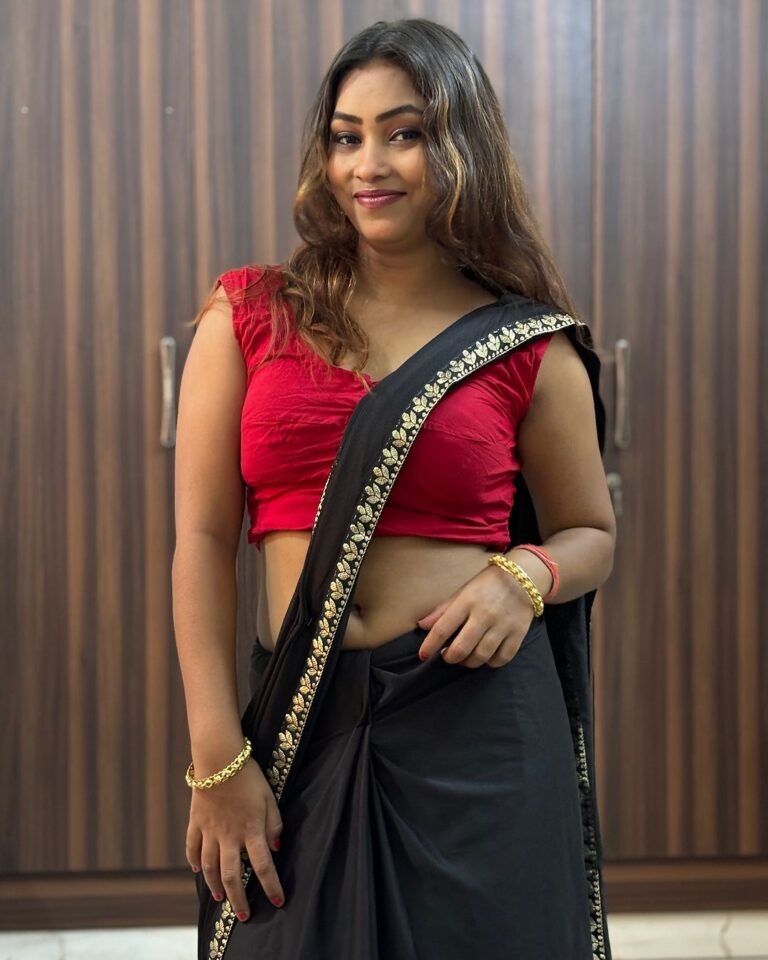 Pooja asmita chubby navel & belly button exposed in saree. - glamsundari.in
