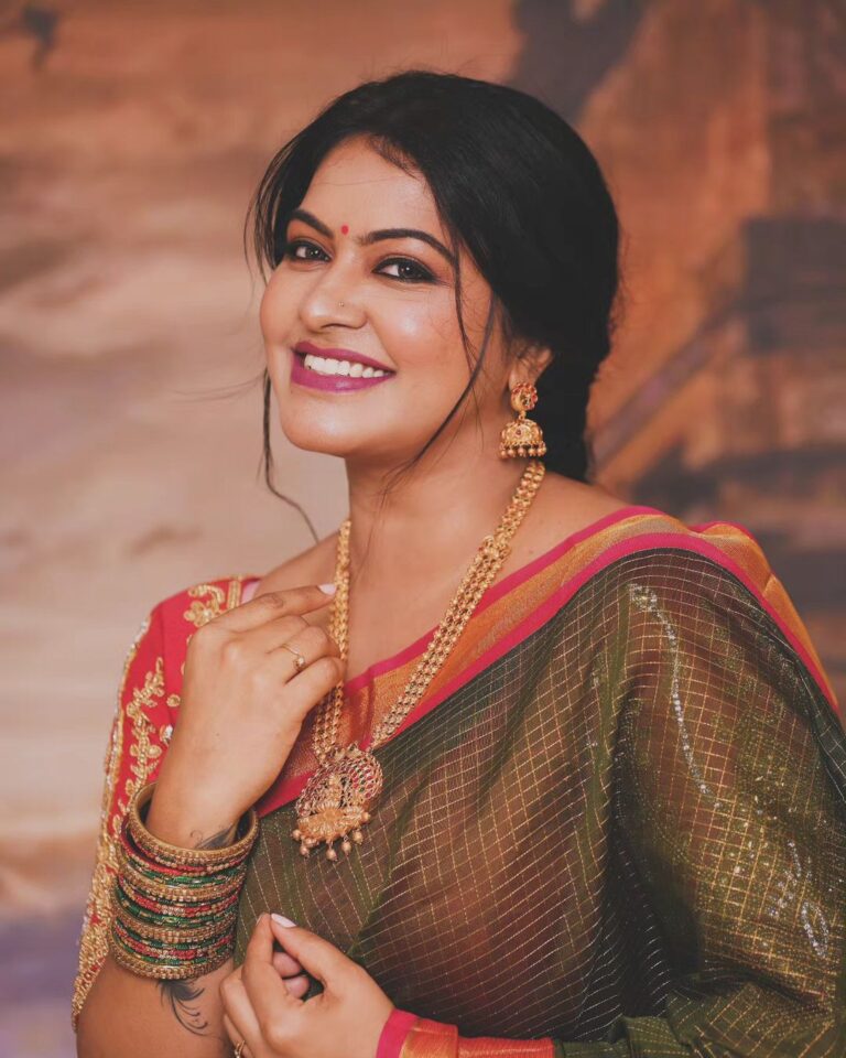 Rachitha mahalakshmi cute photos in saree. - glamsundari.in